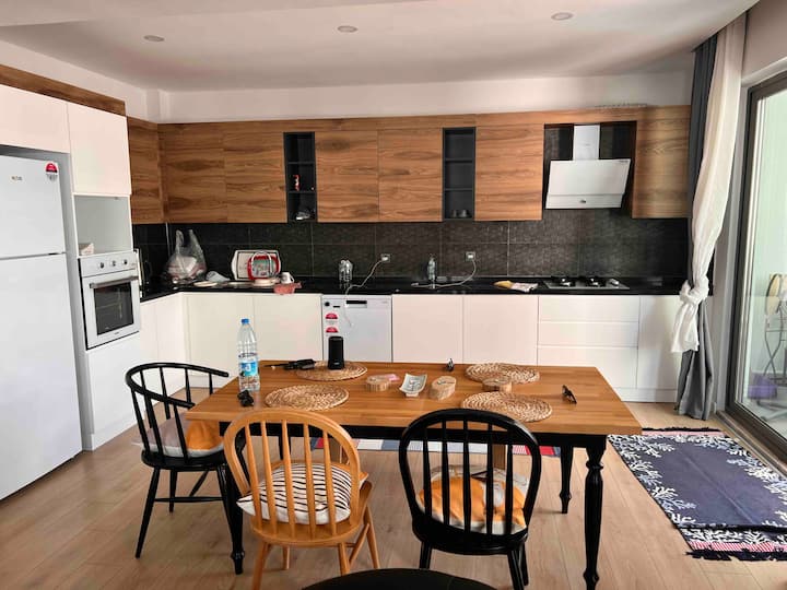 Finike'de Havuzlu Lüks Daire - Finike