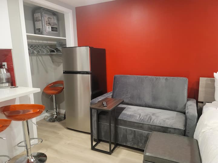 Oasis Awaits Entire Modern Studio Near Sf 22413a - Hayward, CA