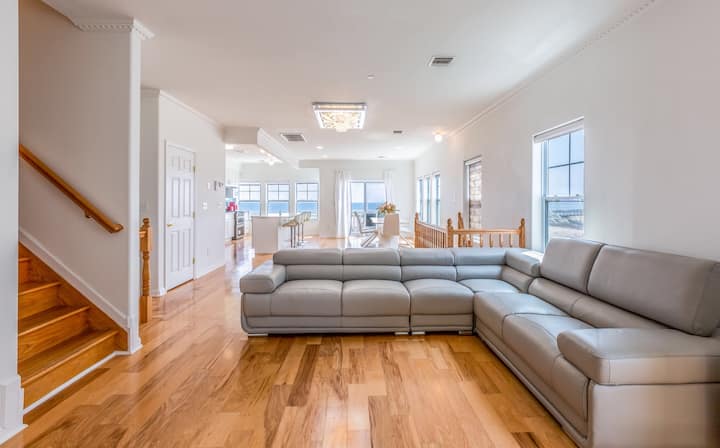 Beach Front Dublex Near Jfk - Rockaway Beach