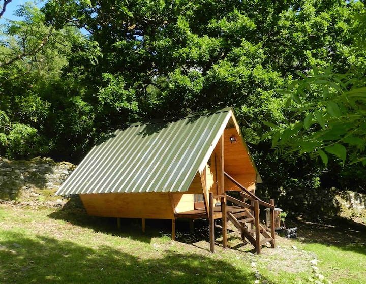 Chestnut Pent Hoose Camping Hut - Lochcarron