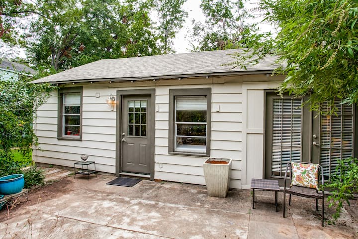Guesthouse-natural Paradise In The Heart Of Dallas - Dallas, TX