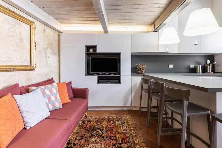 Airbnbplus Renovated Renaissance Home Near Darsena - Milan