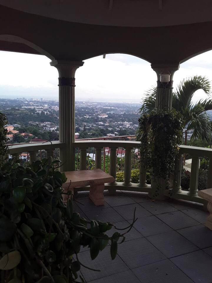 Manor Park Secured 2 Bedroom With City View - Kingston
