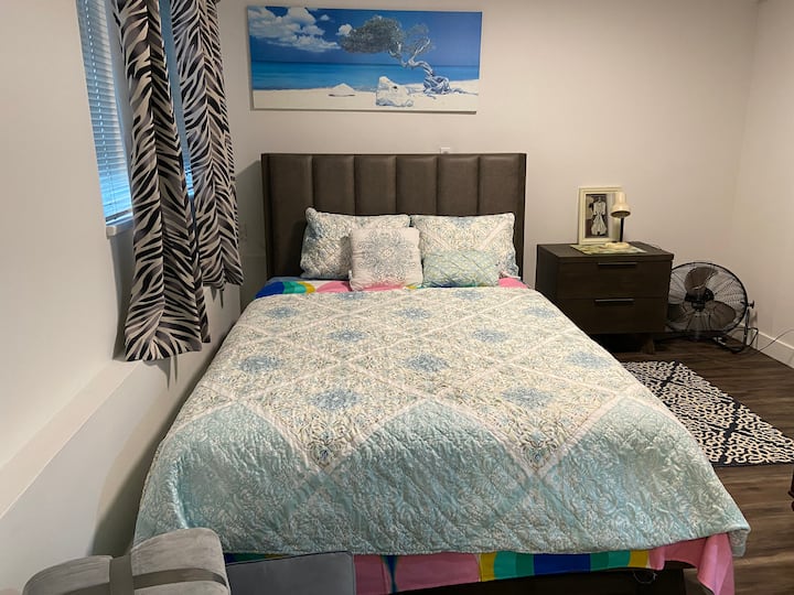 Cheerful 2 Bedroom Home With Indoor Fireplace - Cypress Mountain, BC