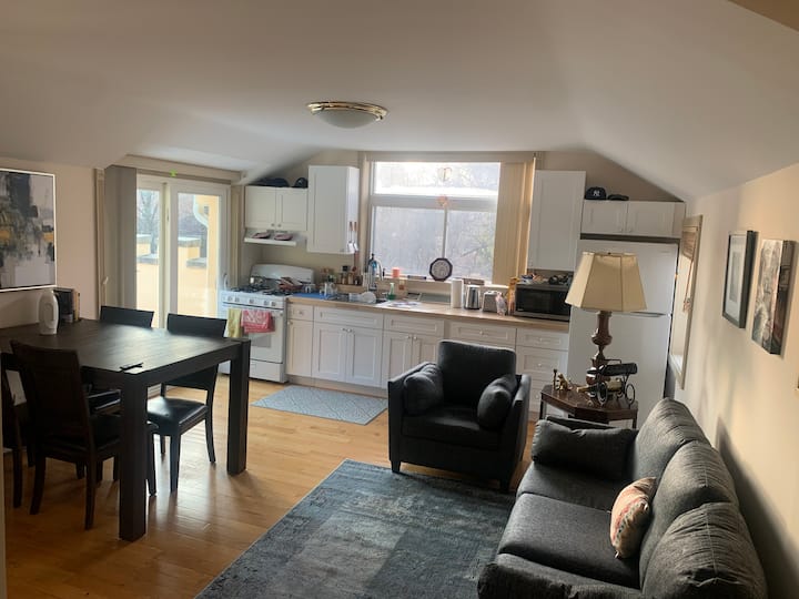 Luxury Bronx Castle Penthouse - Sunny 1br - Yonkers, NY