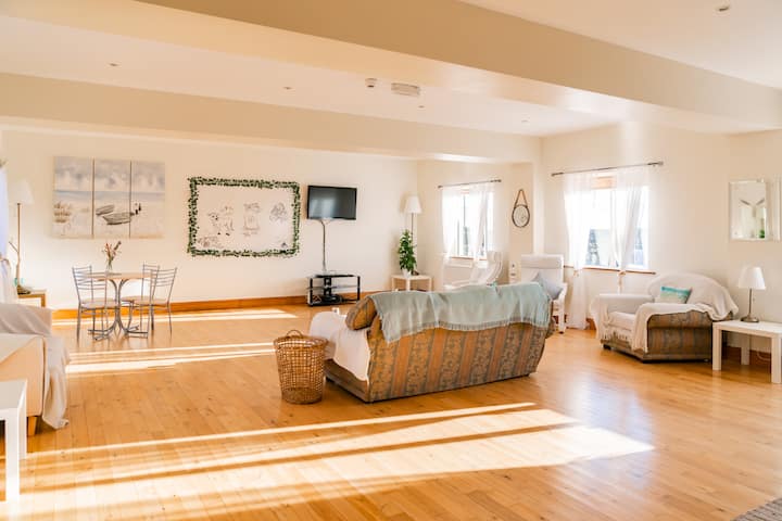 Deluxe Triple Room With Private Bathroom - Clare County