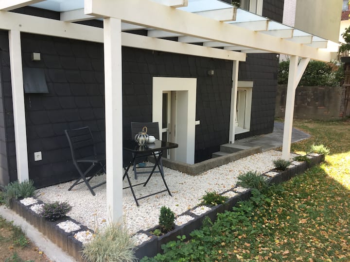 Appartement (Ca. 32 Qm) Mit Ebk, Bad Und Garten - Düsseldorf