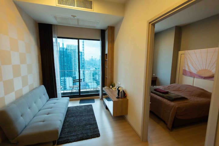 Thonglor High-ceiling 1-bed In Luxury Condominium - Bangkok