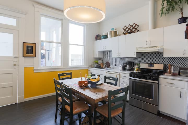 Fisherman's Wharf & Financial Dis Red Room - San Francisco, CA