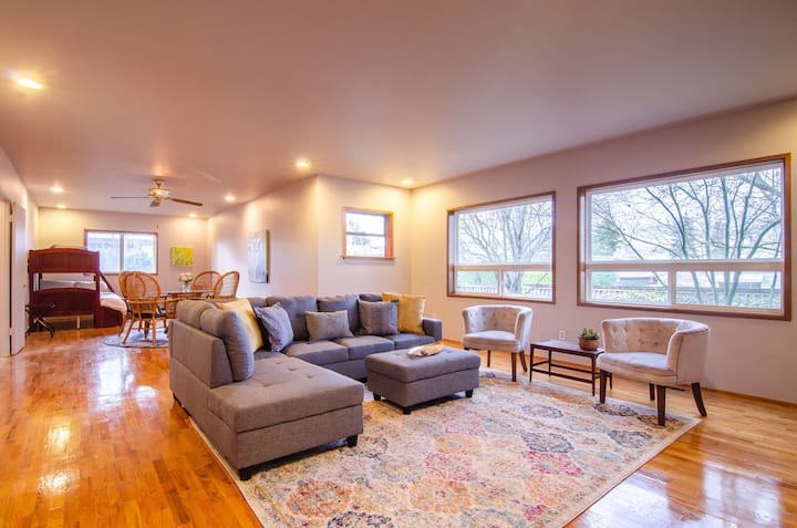 Sunset Hill - Ballard 5bed/3bath - Shoreline, WA