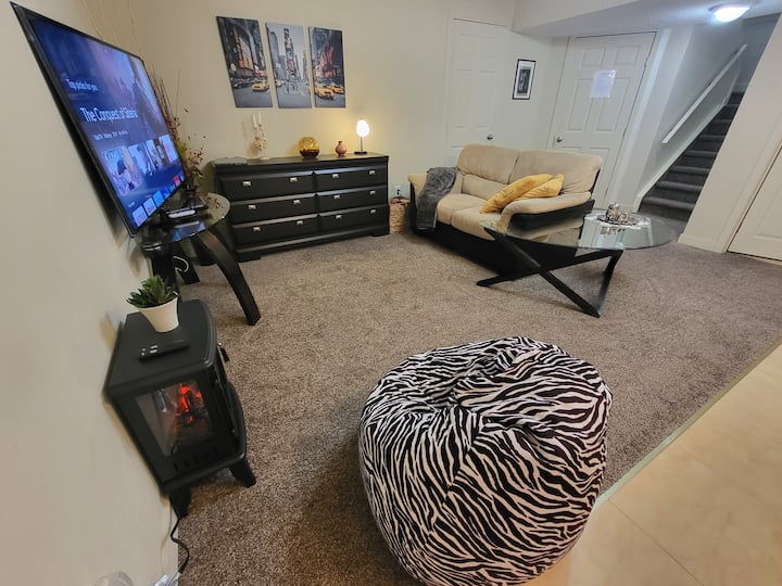 Separate Entrance, Quiet & Clean Basement Suite - Calgary