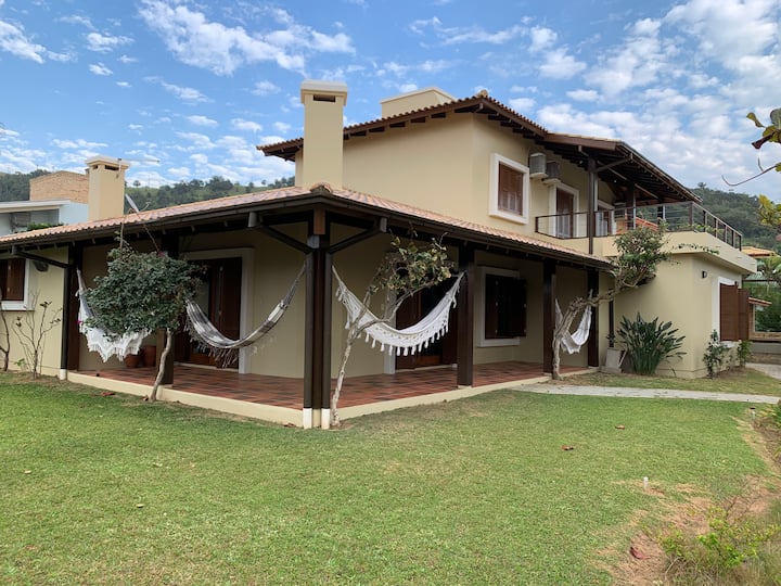 Casa Grande Em Garopaba Bem Perto Da Praia! - Garopaba