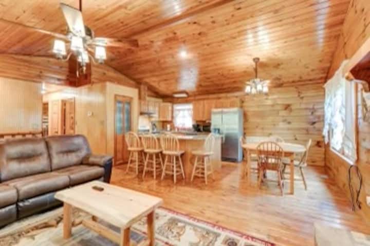 Smoky Mountains, Douglas Lake - Lakefront Cabin - Dandridge, TN