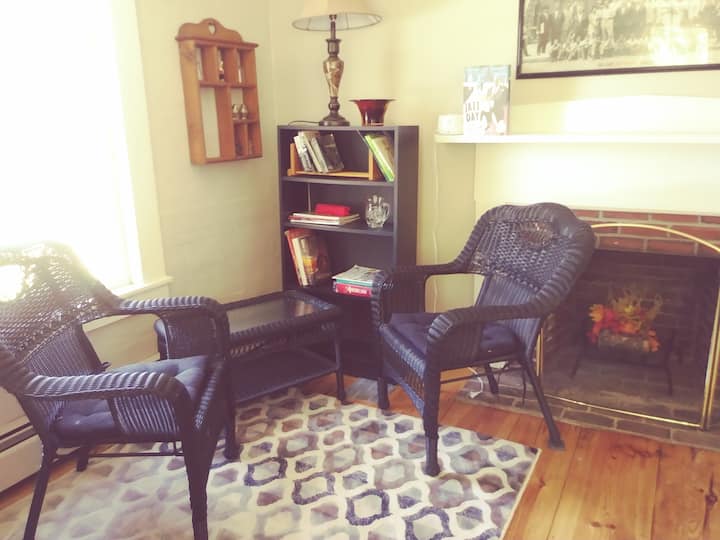 The Daffodil 1743 Rural Apartment Getaway - Zorvino Vineyards, Sandown