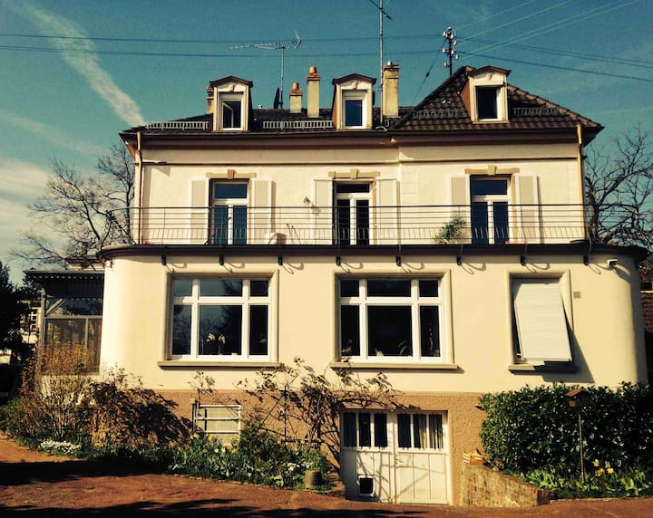 Belle Maison Ancienne Dans Un Quartier Calme - Cernay