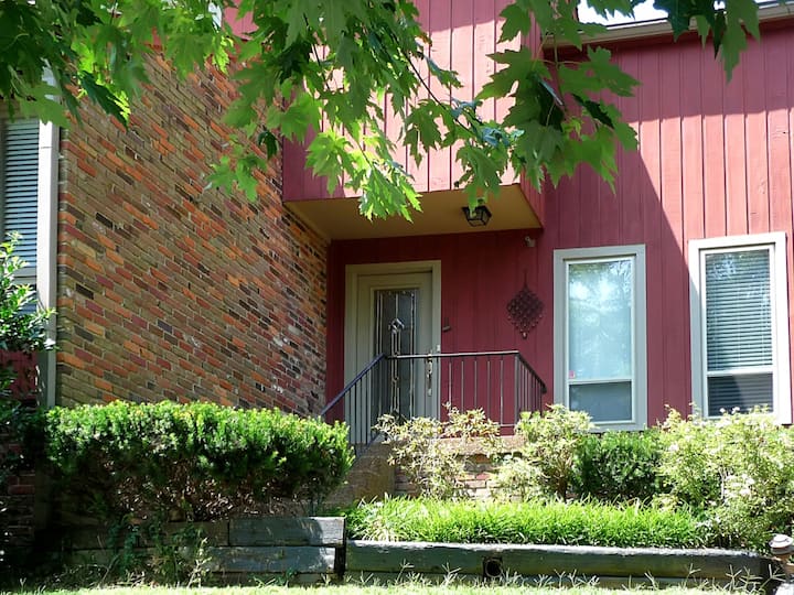 The Red House: A Cozy Nashville Retreat - Long Hunter State Park, Hermitage