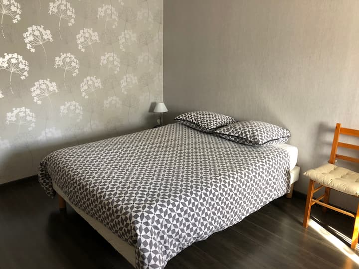 Chambre Individuelle Dans Maison Ancienne - Sully