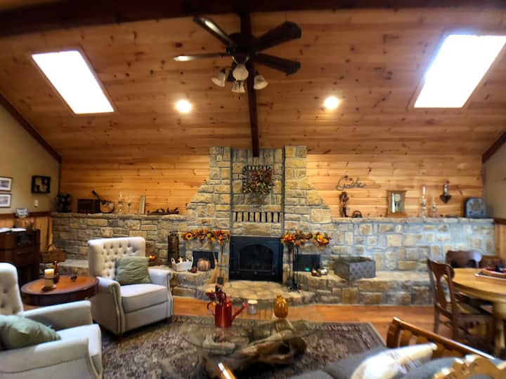 The Willow - Walnut Waters Bed And Breakfast - Odessa, MO
