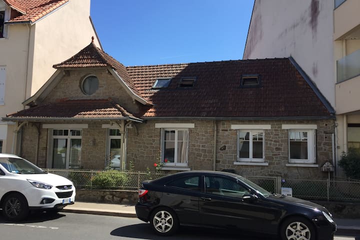 Maison De Charme Idéalement Située. - Guérande