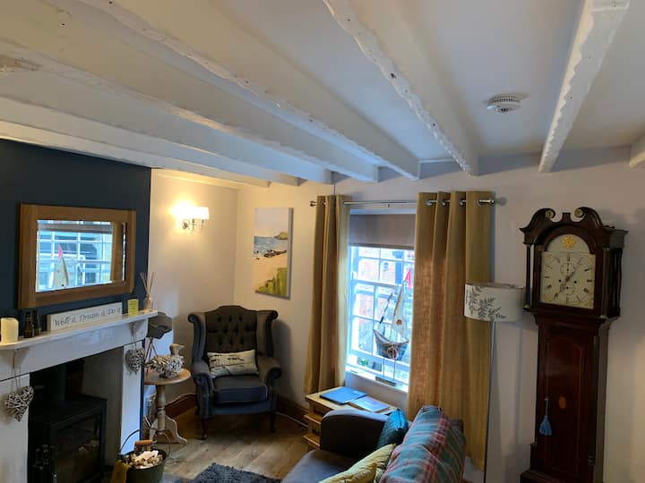 Forge Cottage - Cosy Beach Cottage - Robin Hood's Bay