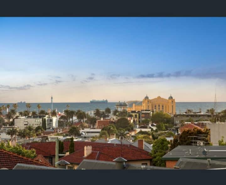 Penthouse, Seaview, Free Pk, 2 Bd/bath, 5 Min Walk - St Kilda