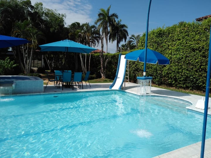 Bella Casa Campestre, Jacuzzi, Amplia Piscina, Bbq - Agua de Dios
