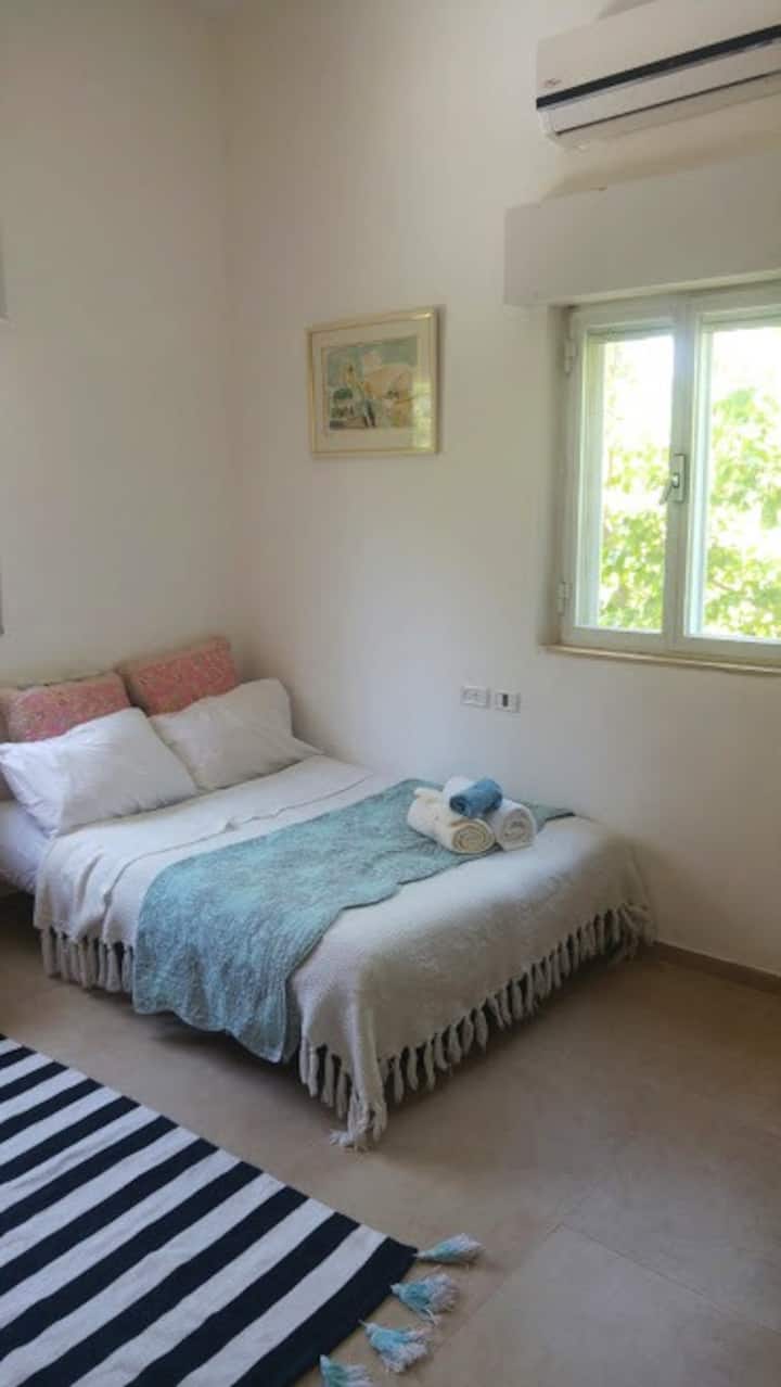 Charming Bedroom In A Great Location - Jerusalem