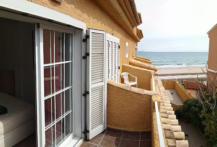 Bungalow On The Front Line Of Beach - El Perelló