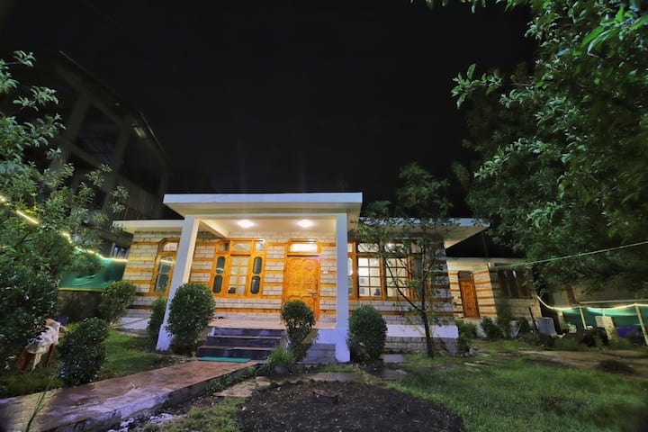 My-lo Cottage By Geeta Villas
(3bhk+1 Kid Room) - Manali