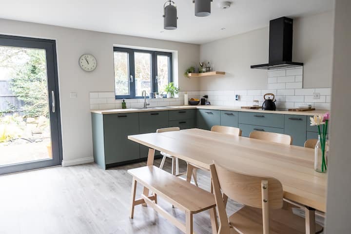 Family Home In Chichester - Chichester