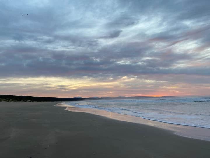 Bekoring. 
Peaceful Beach Front Family Break Away - Vleesbaai
