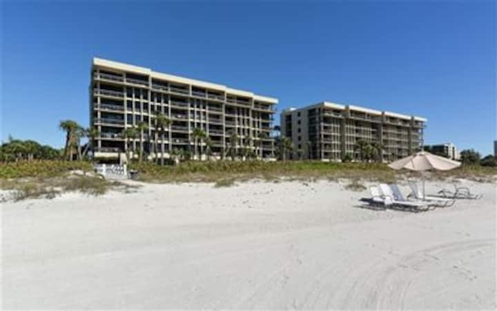Beautiful Beachfront Condo On Longboat Key, Fl! - Longboat Key, FL