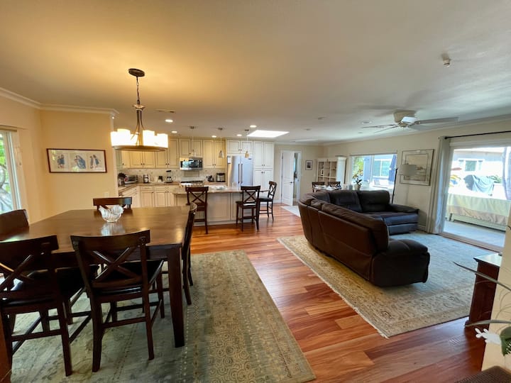 Large Quiet 3bd Home With Chef's Kitchen - Carpinteria, CA