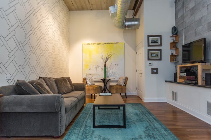 Turquoise Wonder - Clean, Cozy & Stylish Apt - Chicago, IL