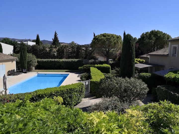 Appartement Avec Piscine Dans Résidence De Charme - Saint-Rémy-de-Provence