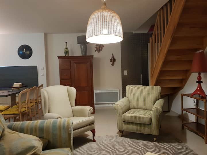 Appartement 70m² • Parking Sécurisé & Wifi • 1bis - Les Andelys