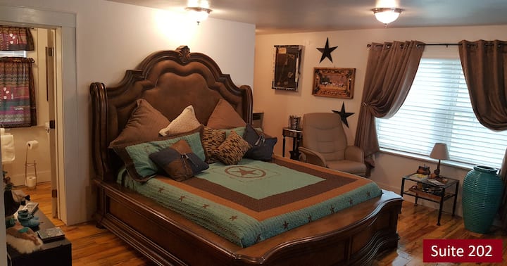 Million Dollar Inn, King  Suite #202, Main Level - Pawhuska, OK