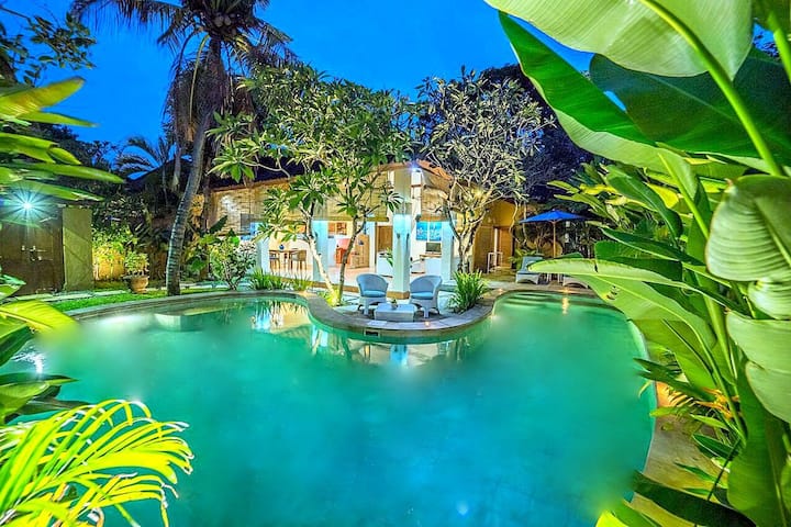 Large, Lovely Pool - Walk To The Beach - クタ