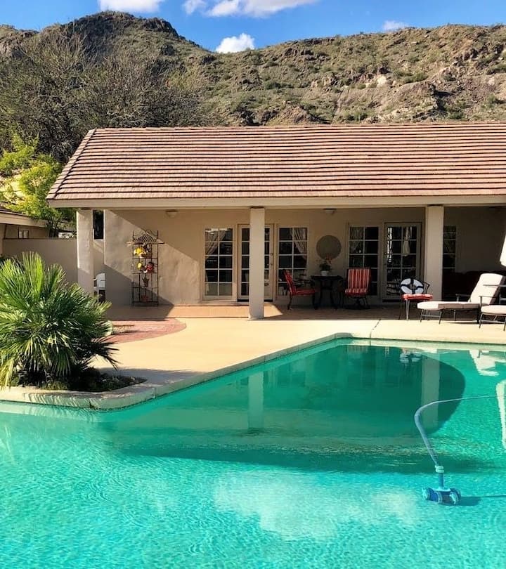 Breathtaking View Retreat: Large Pool W/pickleball - Paradise Valley, AZ