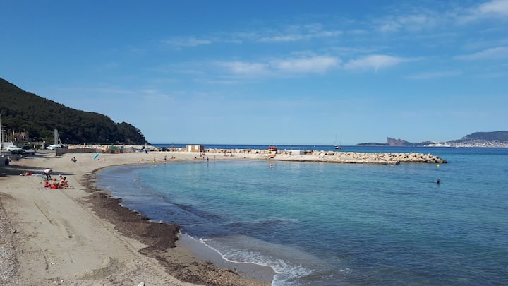 Studio Avec Extérieur à 250 M  De La Plage - Saint-Cyr-sur-Mer