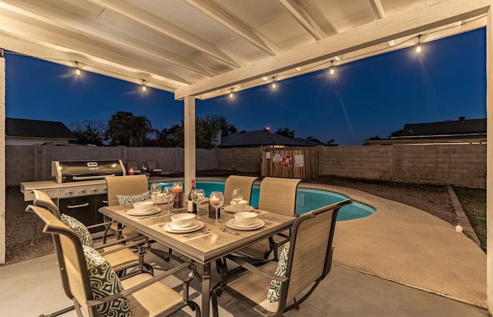 Fabulous 4 Bedroom Home + Free Private Heated Pool - Arizona