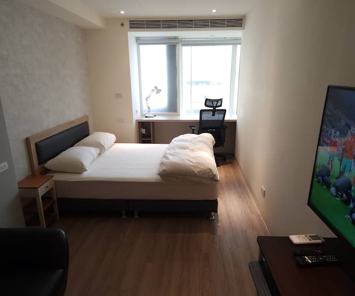 K》大工作桌 Big Window/捷運步行五分 Mrt 5mins/套房suite/電梯elev/ - Taiwan