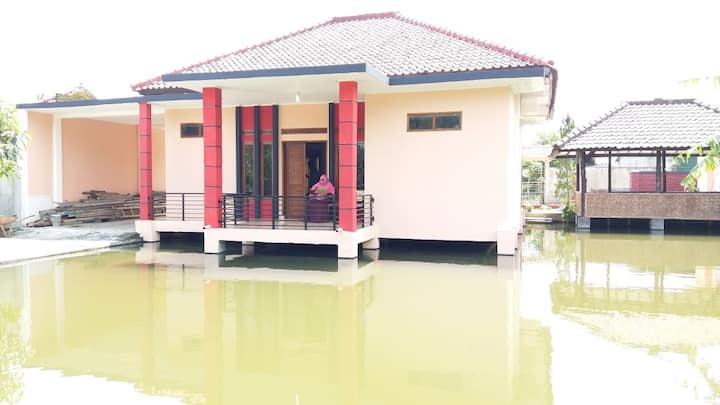 Villa Cempaka Dekat Cipanas Garut - Garut
