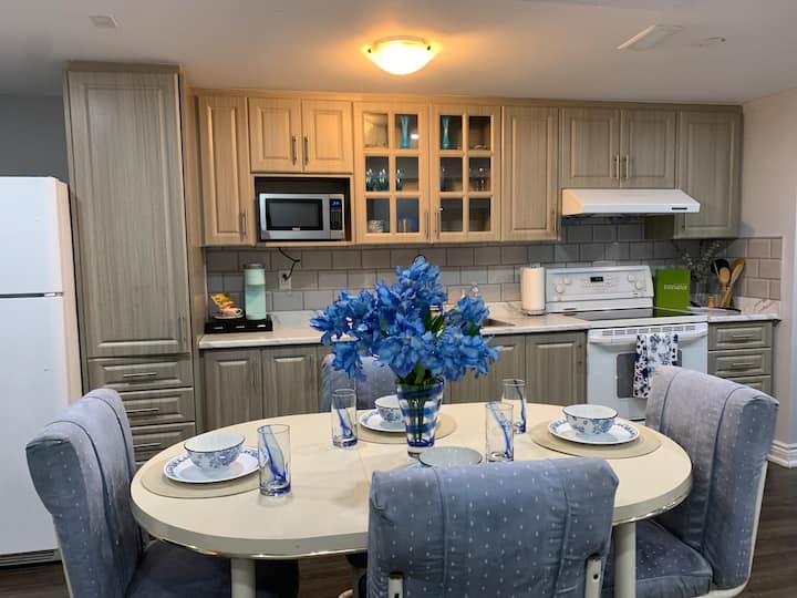 Home Away From Home- 2 Bdrm With Private Entrance - Mississauga