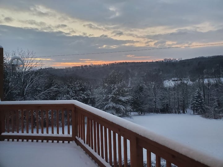 Hilltop Hideaway| Hot Tub|adventure Outdoors - Liverpool, PA