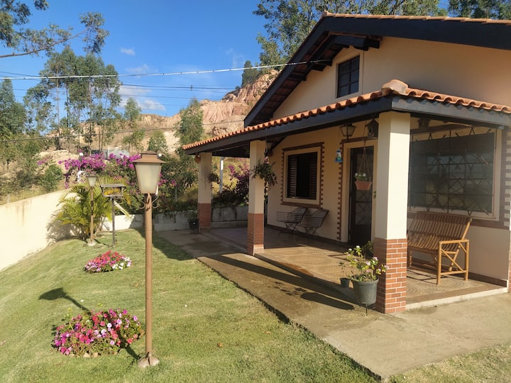 Chácara Em Serra Negra, Em Meio Natureza, Pertinho - Amparo