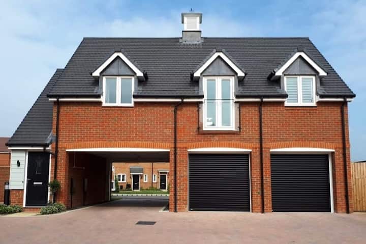 Large Double/bath & Parking: Goodwood & Chichester - Chichester