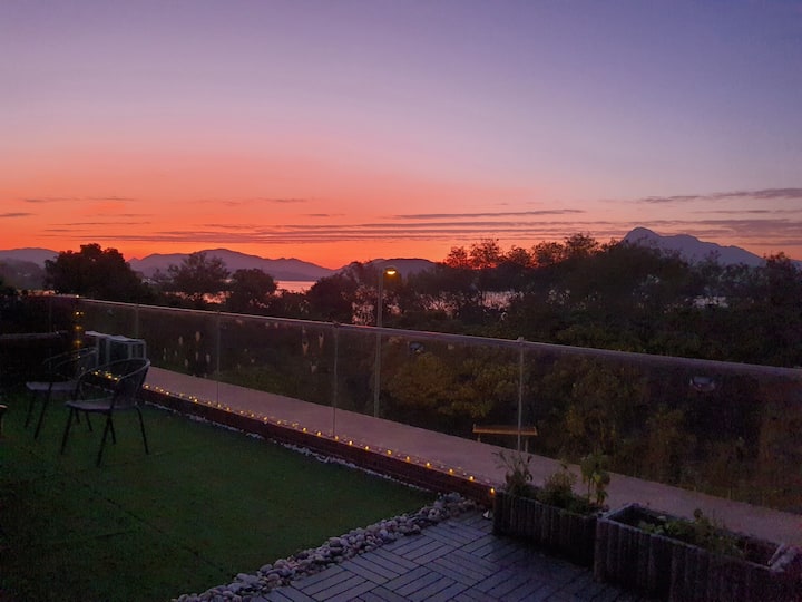 Home W/ Rooftop Seaview Roof + Free Car Parking - Hong Kong