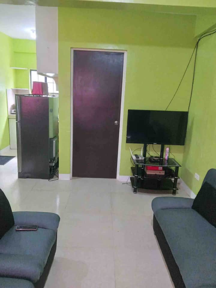 A Sunny Square - Budget Home - Santo Tomas
