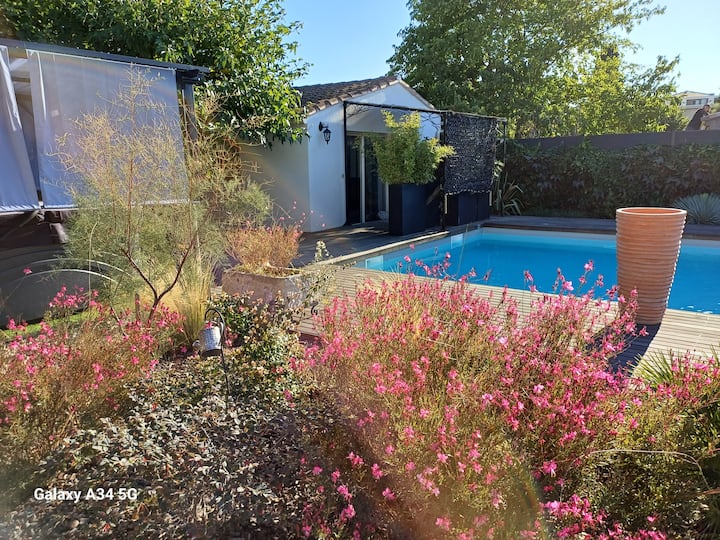 Le Studio Xv
Ravissant Studio Avec Piscine Et Spa - Martigues